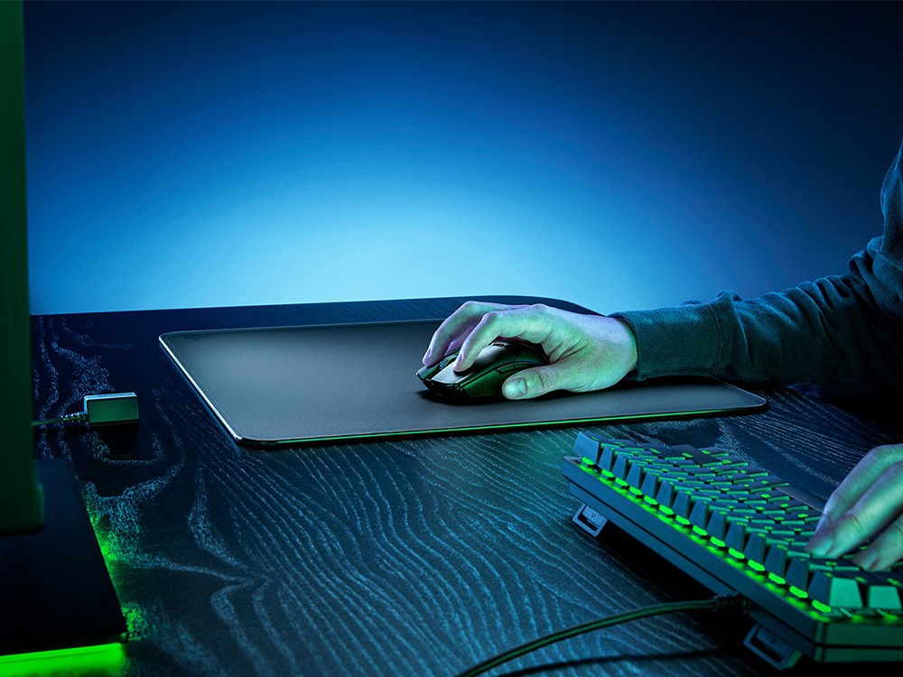 Razer Atlas Tempered Glass Gaming Mouse Mat - Black | Razer Mousepads ...
